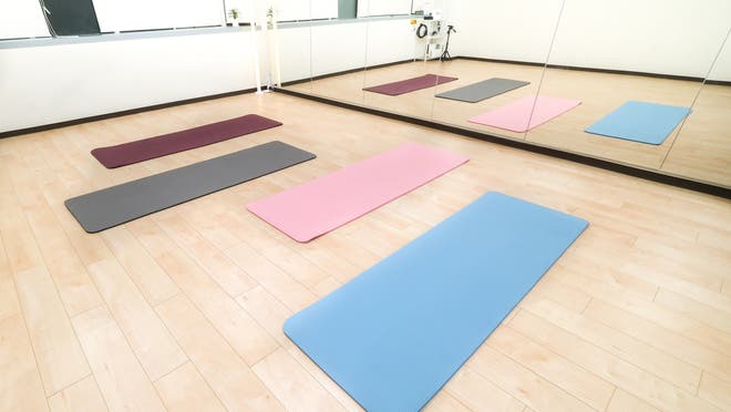 【江坂のダンススタジオ】大型ミラー完備丨ヨガマットが無料で使える丨1時間から利用可丨当日予約OK丨の写真13