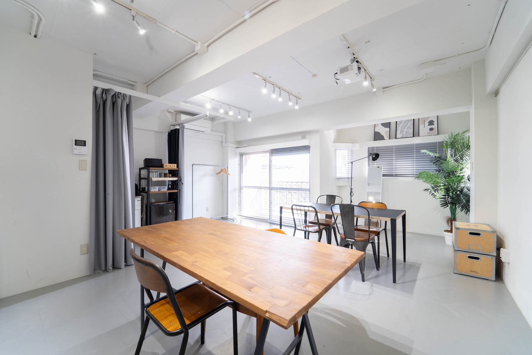 【原宿駅徒歩6分 / - C -（409号室）】 白壁・グレータイルの綺麗めハウススタジオ / 無料レンタル備品も充実の写真8