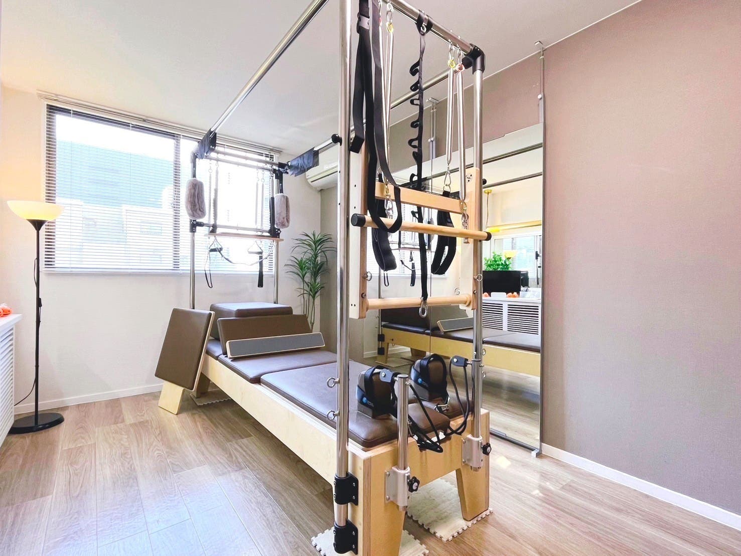 心斎橋 マシンピラティス ダンス 整体 マッサージ ヨガ 筋トレ 難波エリアの写真4