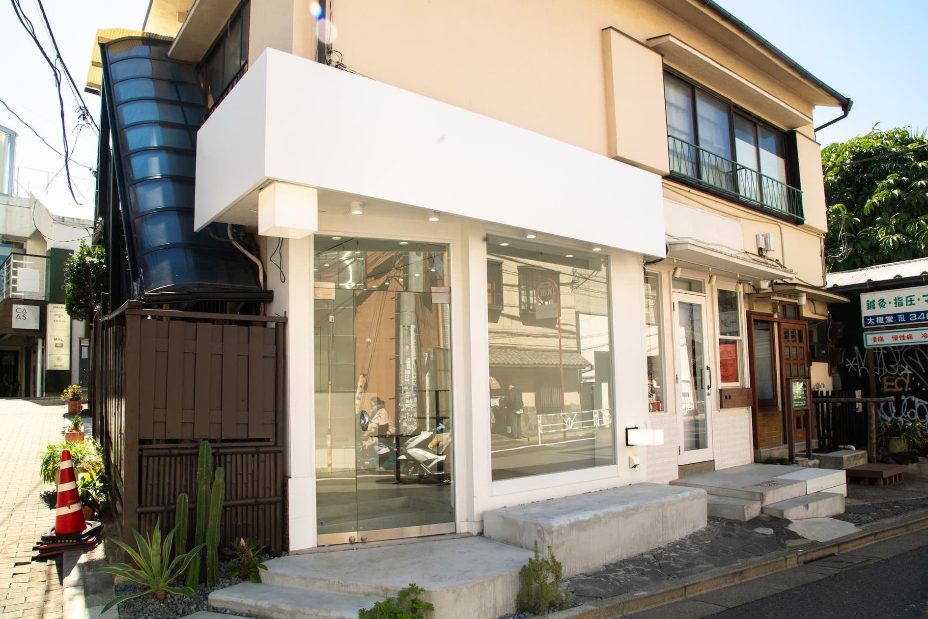 代官山駅徒歩3分の路面ギャラリースペース(代官山猿楽)※最低予約日数3日の写真2