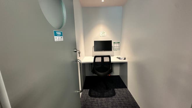 【センター南 by Farrow Group】モニター付き!Web会議ブースNo.2の写真4