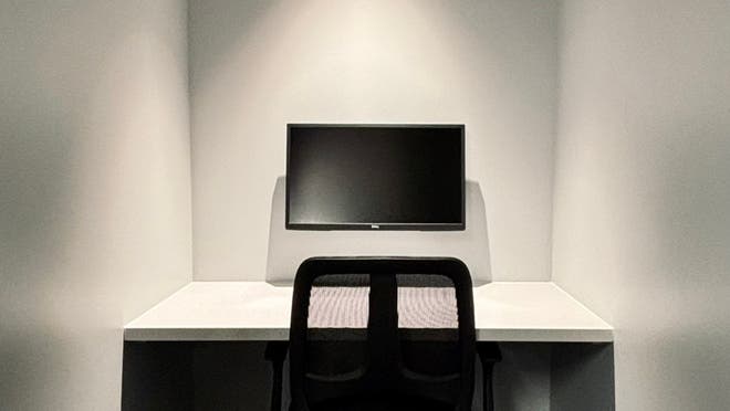 【センター南 by Farrow Group】モニター付き!Web会議ブースNo.5の写真1