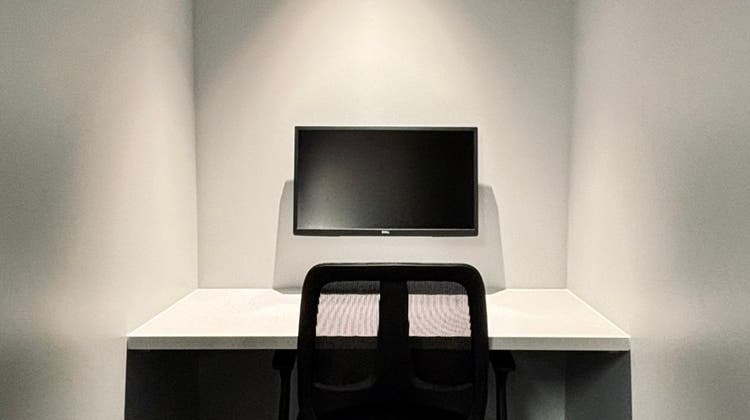 【センター南 by Farrow Group】モニター付き!Web会議ブースNo.7の写真1