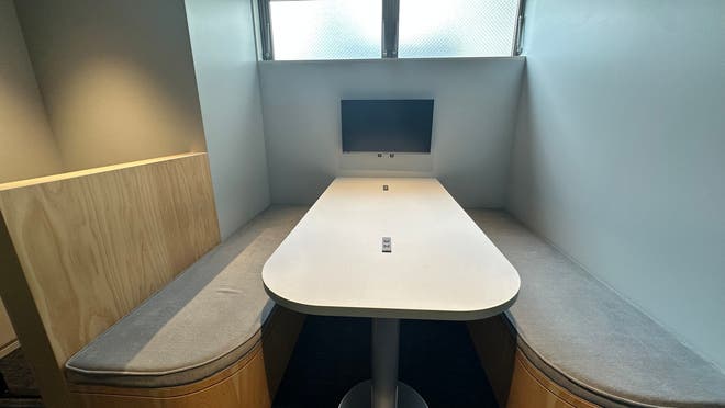 【センター南 by Farrow Group】モニター・ホワイトボード付き!6名様利用可能!会議室Bの写真3