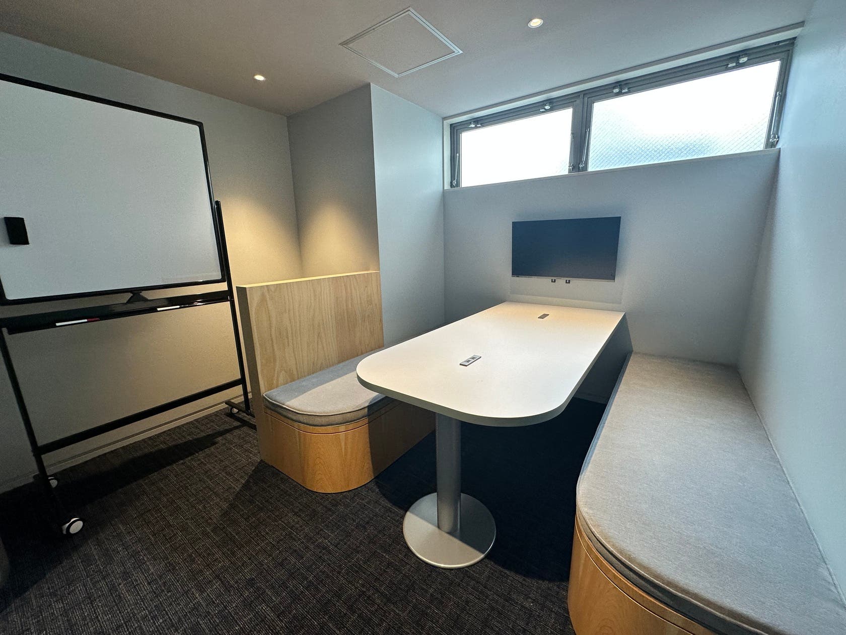 【センター南 by Farrow Group】モニター・ホワイトボード付き！6名様利用可能！会議室Bの写真5