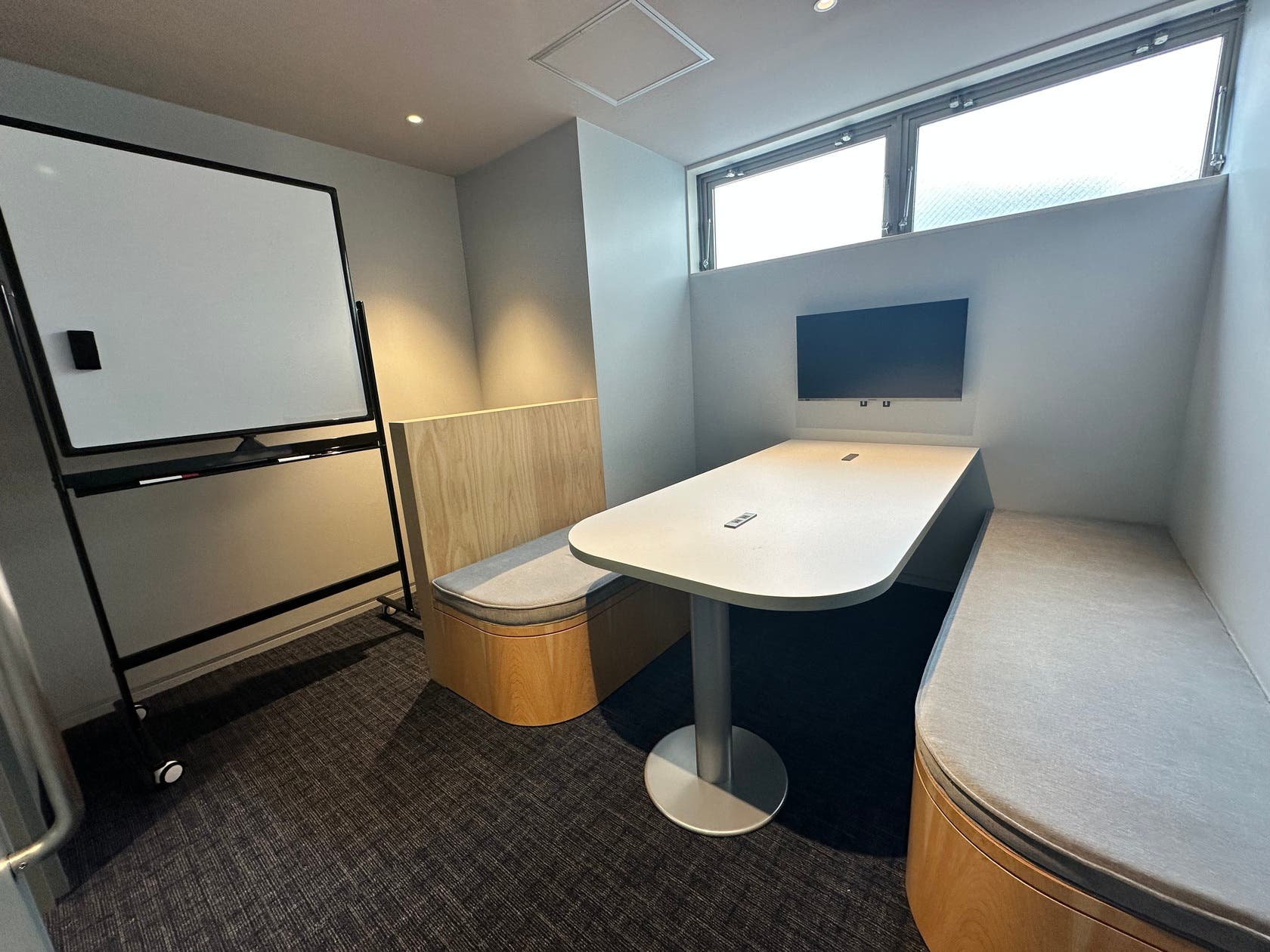 【センター南 by Farrow Group】モニター・ホワイトボード付き！6名様利用可能！会議室Bの写真6