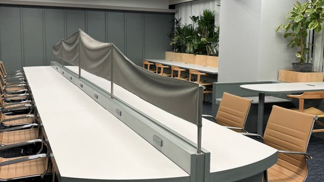 【センター南 by Farrow Group】モニター・ホワイトボード付き!最大30名様利用可能!貸切プランの写真3