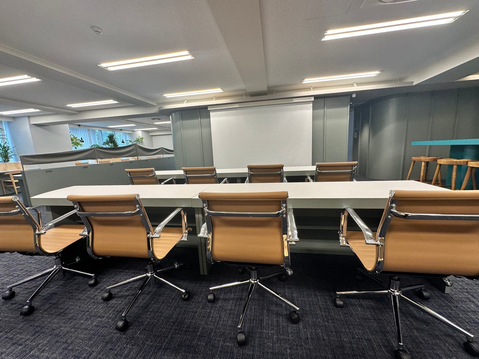 【センター南 by Farrow Group】モニター・ホワイトボード付き！最大30名様利用可能！貸切プランの写真6