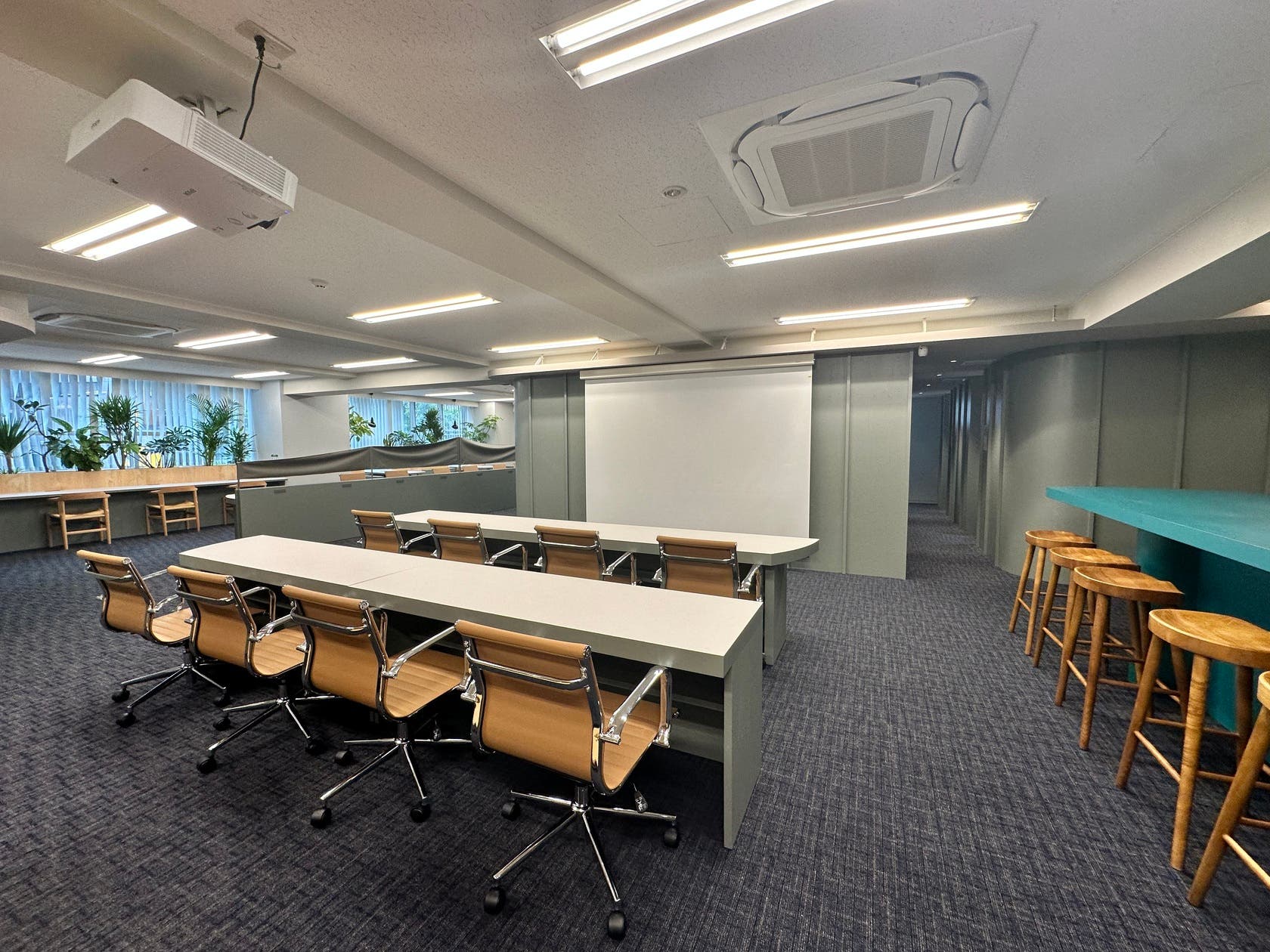 【センター南 by Farrow Group】モニター・ホワイトボード付き！最大30名様利用可能！貸切プランの写真11