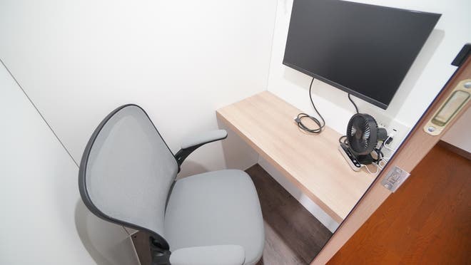 <ワークブース天六・天満No.1>天神橋筋六丁目駅徒歩3分🚃1人用完全個室🚪Wi-Fi📶モニター🖥電源🔌⚡️テレワーク/面接の写真1