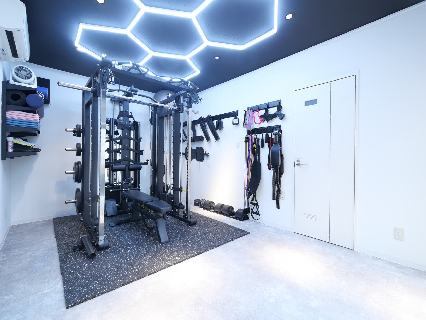 【北千住駅6分】｜地域最安｜ジャンプ系のトレーニング、ミット打ち🥊｜高性能設備｜備品多数｜ダンス可🕺｜レンタルジムの写真3