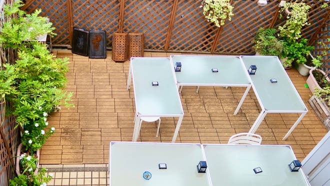 東高円寺徒歩1分テラス付き大型カラオケスナック 都会の中のオアシス の写真7