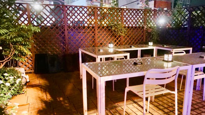 東高円寺徒歩1分テラス付き大型カラオケスナック 都会の中のオアシス の写真8