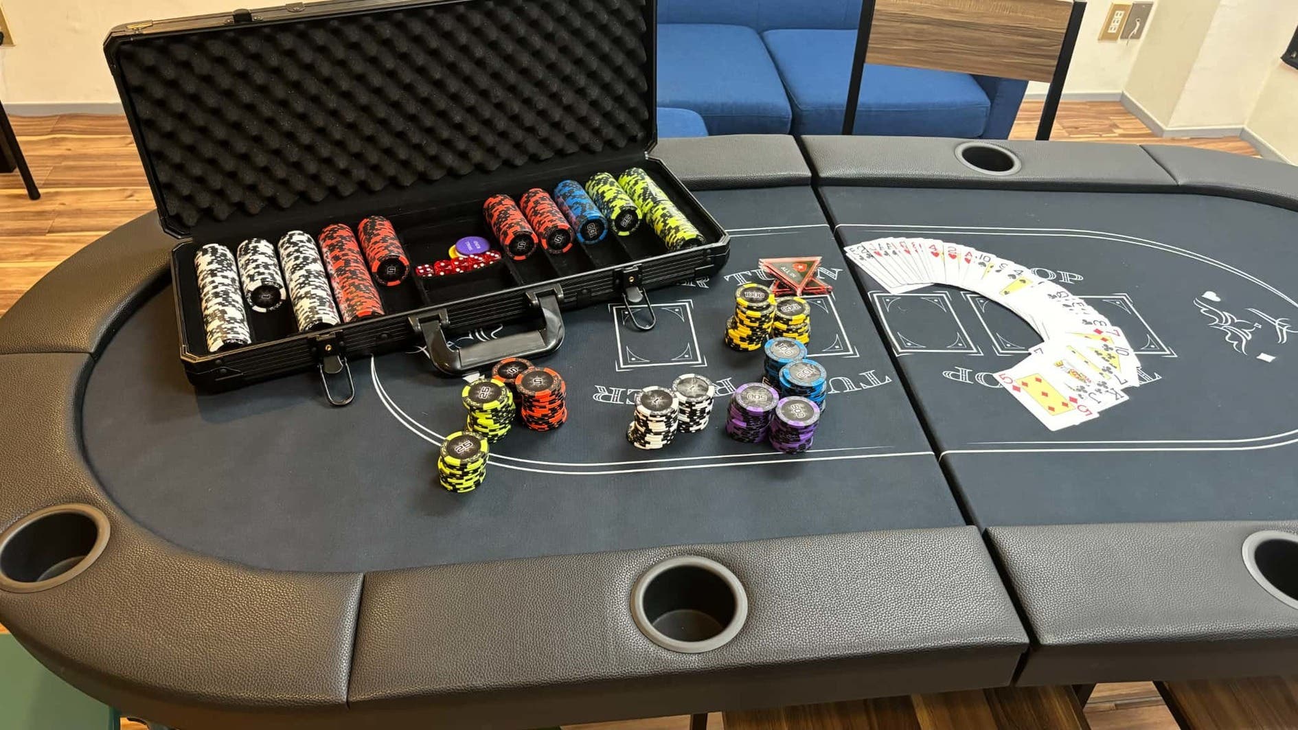 【20名収容】平塚駅西口徒歩5分！ 特大スクリーン有！贅沢な空間で特別な一日を：湘南エリアのレンタルスペース！の写真5