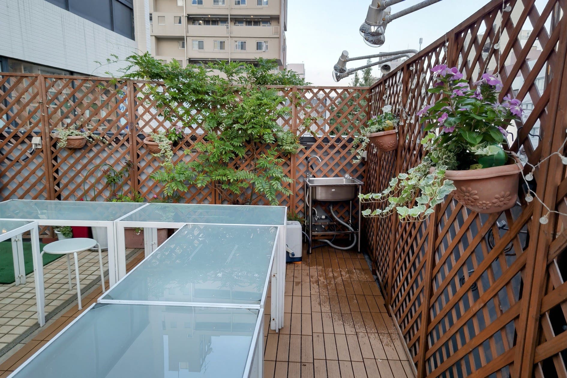 東高円寺徒歩１分テラス付き大型カラオケスナック　都会の中のオアシス　の写真9