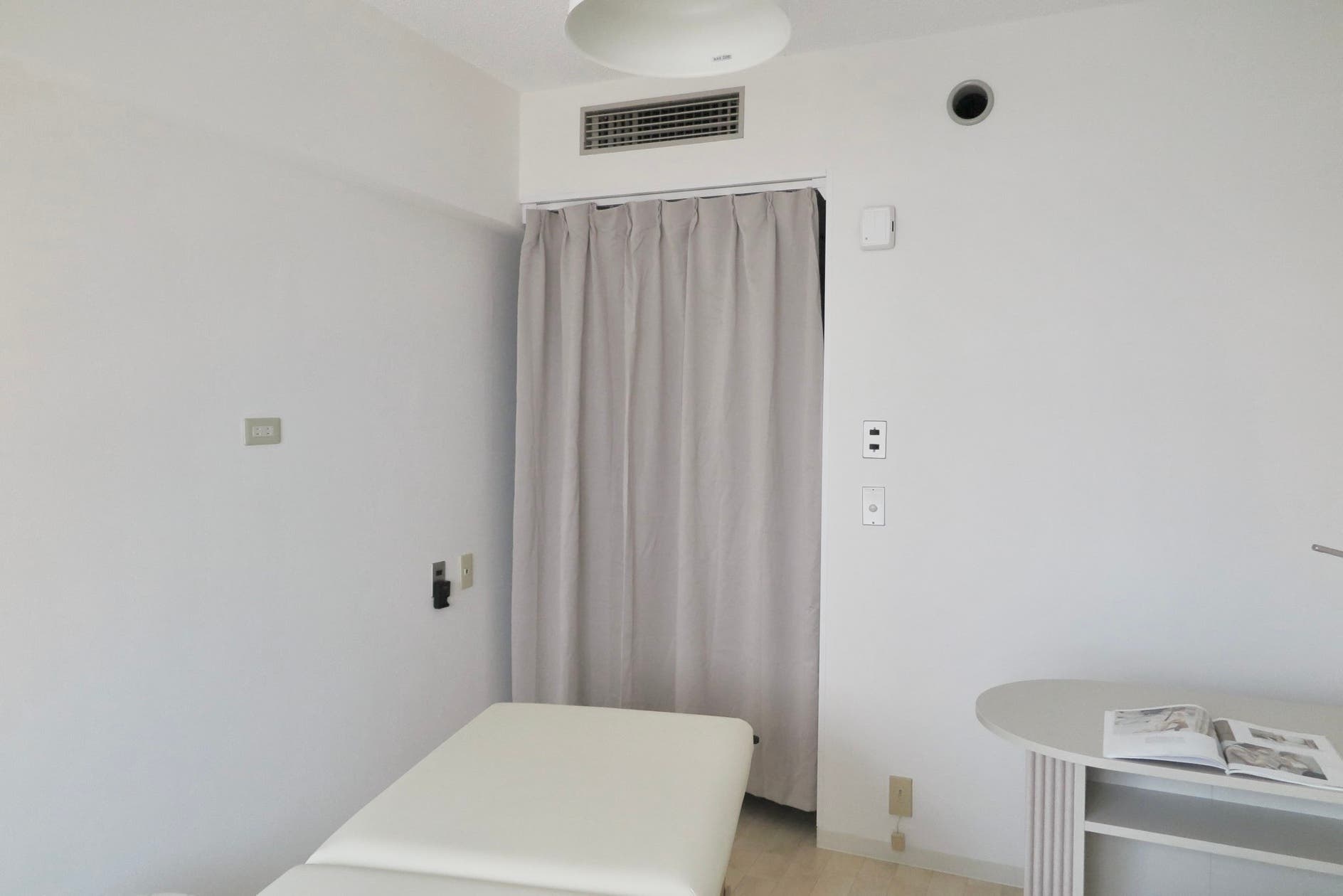 備品増量中✨【新大阪駅すぐ目の前👀】お客様の目線に立った完全個室の高見えサロン🍃高品質&多機能ベッド完備♪無料備品充実の写真9