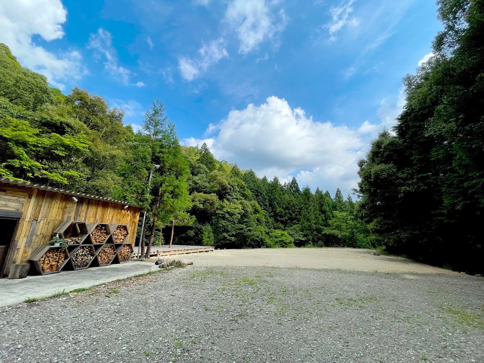 名古屋から１時間　《森の中のレンタルスペース》　の写真1