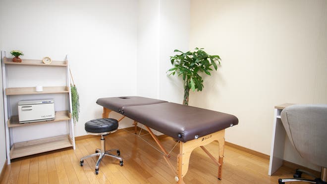 【NEW OPEN】表参道駅徒歩6分!エステ、マッサージ、パーソナルカラー診断、ネイル、ヨガ、カウンセリングなど用途様々の写真1