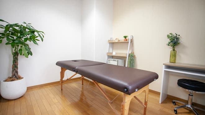 【NEW OPEN】表参道駅徒歩6分!エステ、マッサージ、パーソナルカラー診断、ネイル、ヨガ、カウンセリングなど用途様々の写真4