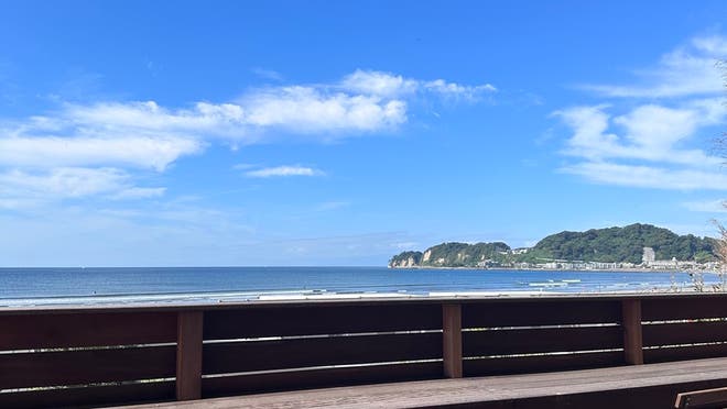 絶景!R134沿いの海を一望できるテラス付きカフェの写真3