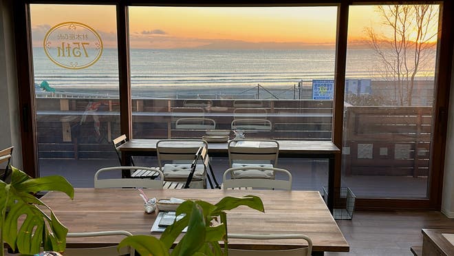 絶景!R134沿いの海を一望できるテラス付きカフェの写真4