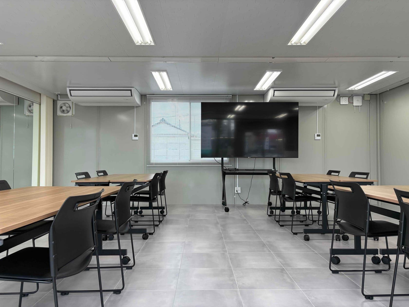 【Community】✨U-SPACE岡崎中央店✨大鏡や大型モニターなどが充実しています♪Wi-Fi/岡崎市の写真6