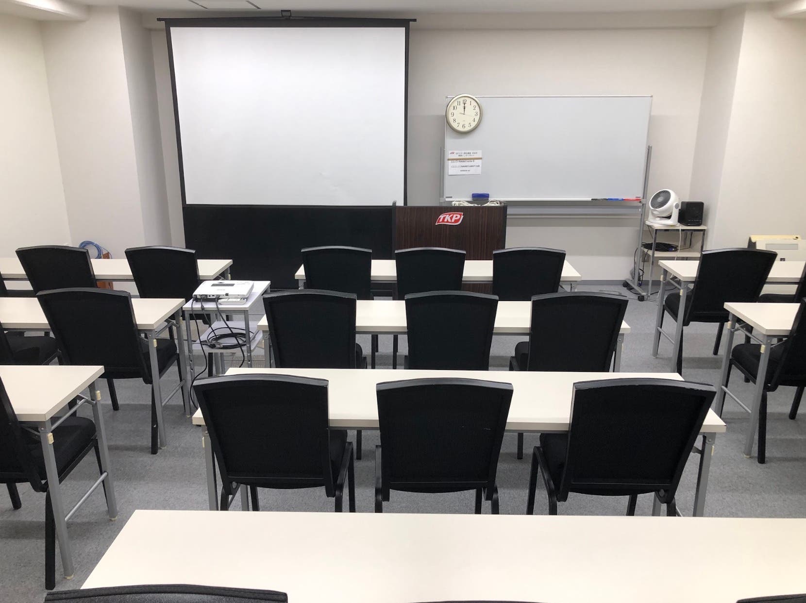 【TKPスター貸会議室 浜松町】カンファレンスルーム3Bの写真3