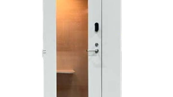 ドロップイン30分300円 四季に彩られる上野不忍池を見下ろす好立地の写真1