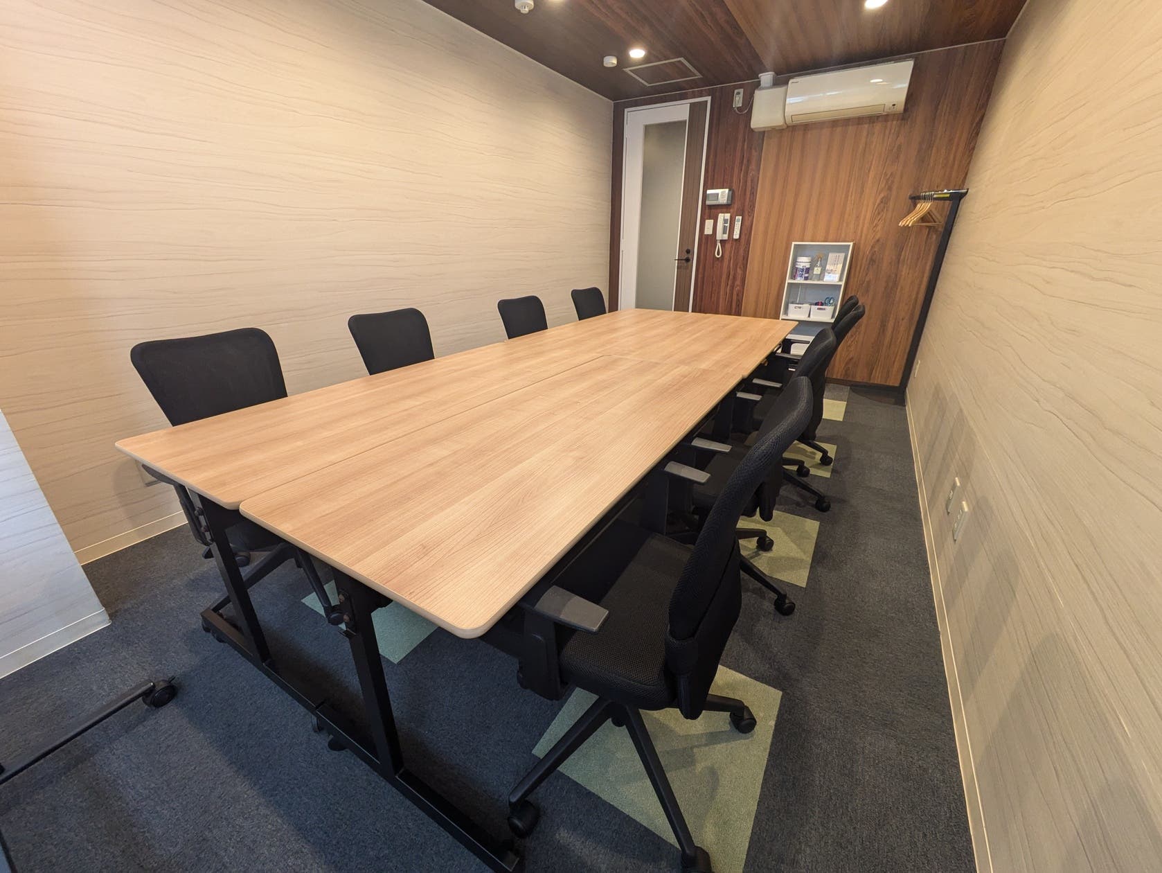 広瀬通 【3階第5会議室】会議・打ち合わせ／24時間OK／Wi-fi・ホワイトボード有り／8名用の写真3