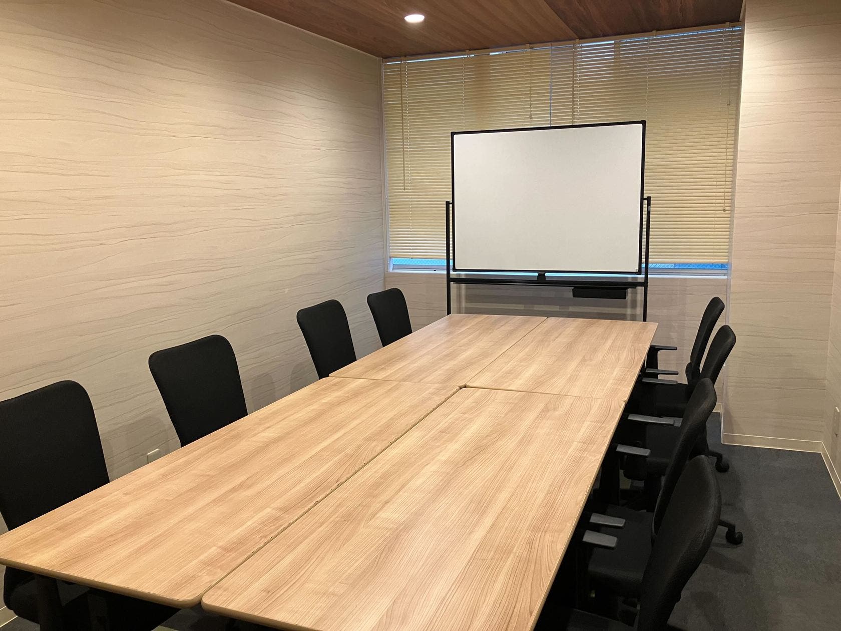 広瀬通 【3階第5会議室】会議・打ち合わせ／24時間OK／Wi-fi・ホワイトボード有り／8名用の写真6