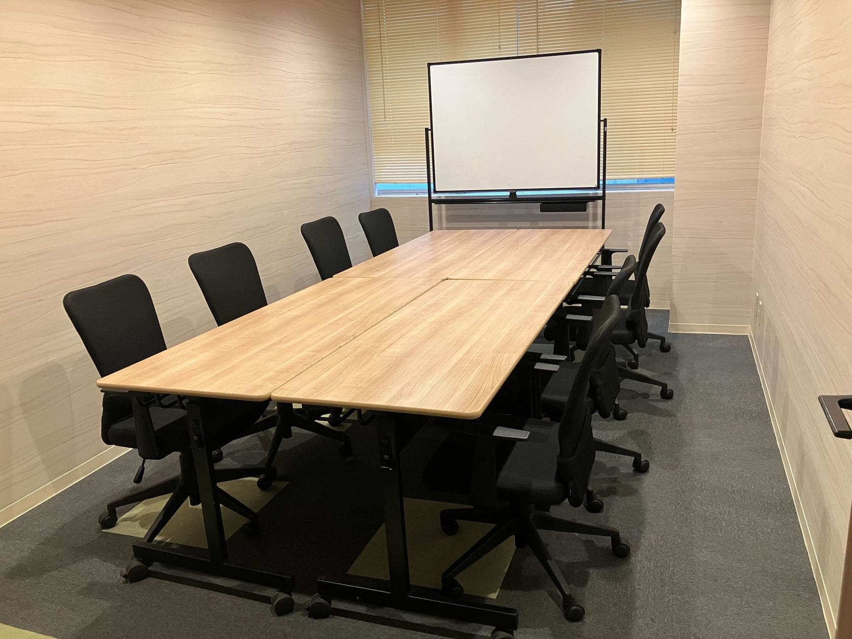 広瀬通 【3階第5会議室】会議・打ち合わせ／24時間OK／Wi-fi・ホワイトボード有り／8名用の写真5