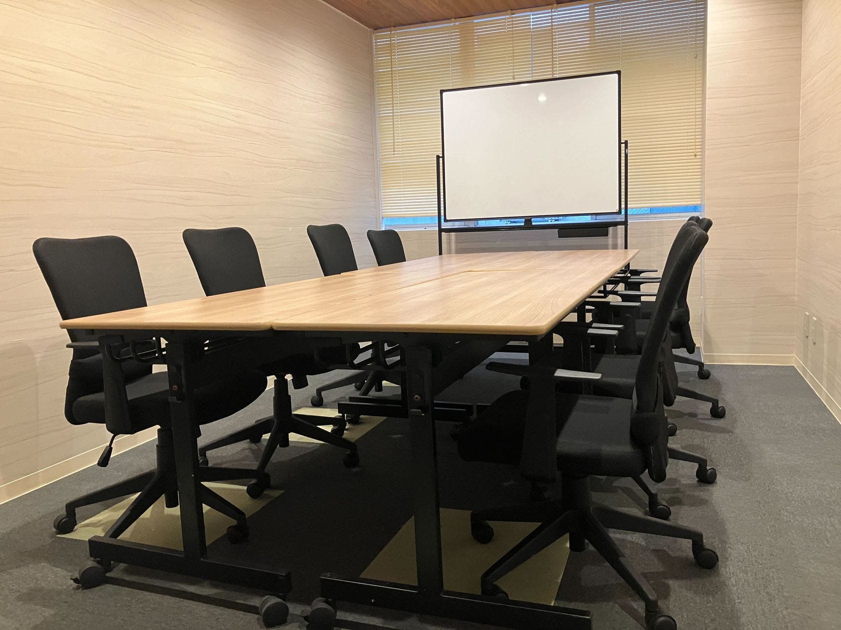 広瀬通 【3階第5会議室】会議・打ち合わせ／24時間OK／Wi-fi・ホワイトボード有り／8名用の写真7