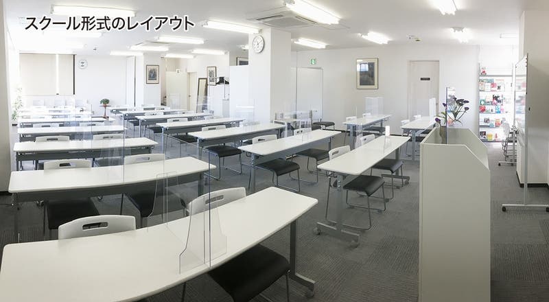 青梅線昭島駅・南口から徒歩1分。１テーブルに３人着席で、最大66名様まで収容可能 