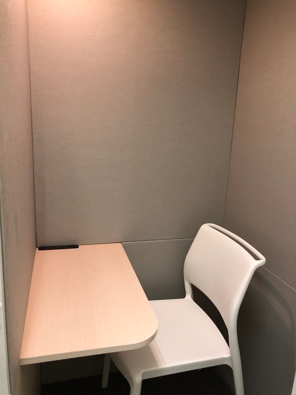 ドロップイン30分300円　四季に彩られる上野不忍池を見下ろす好立地の写真5