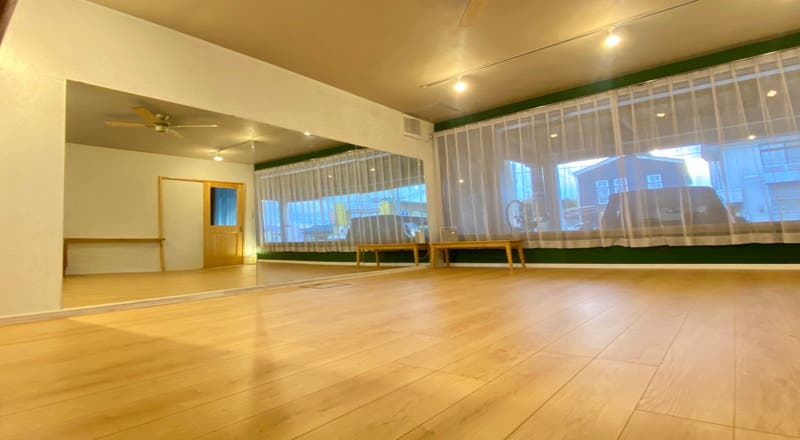 下今市駅徒歩12分のダンス・ピアノスタジオ|全身鏡、無料駐車場1台