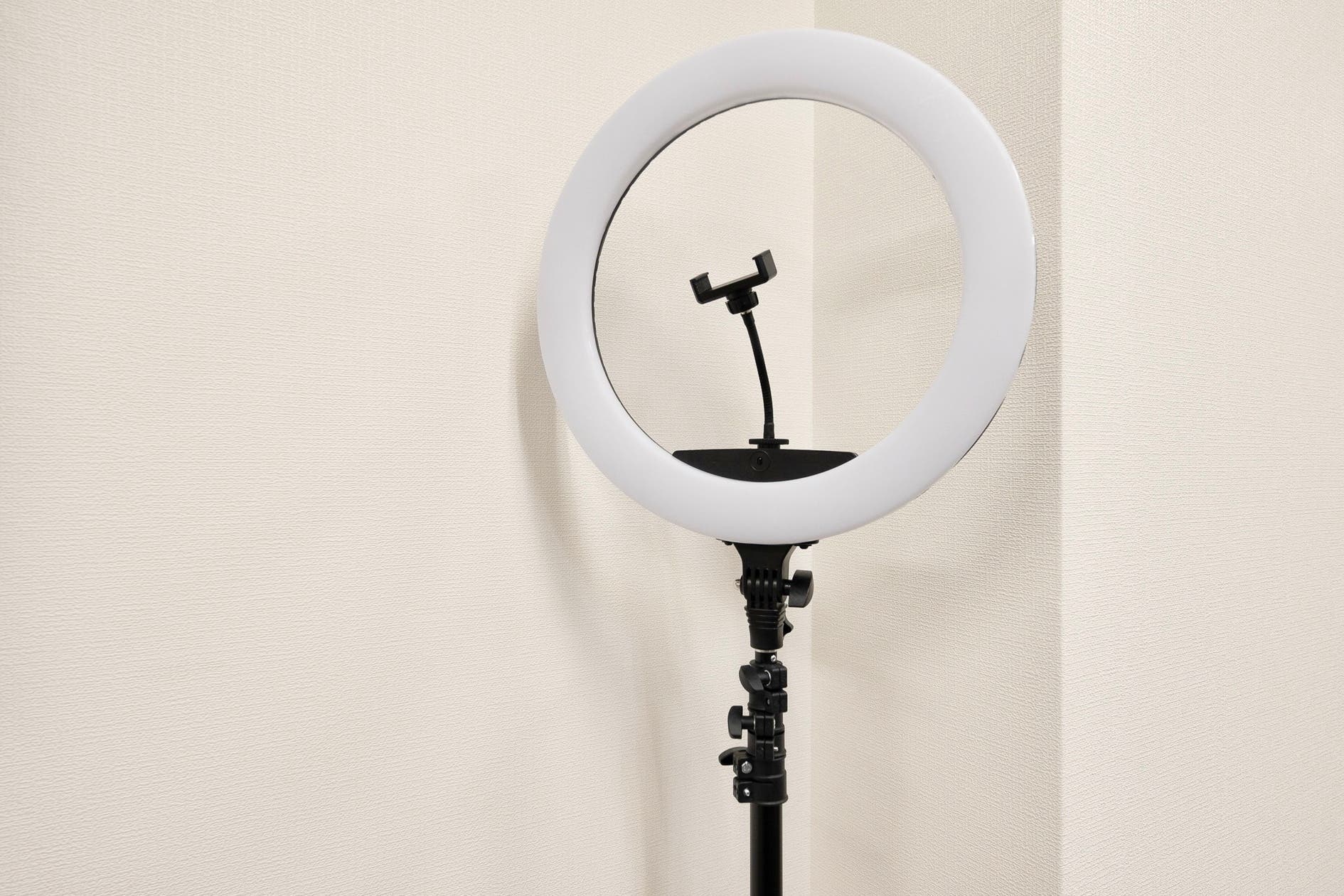 神田駅1分🚃最大30名着席🎉100㌅大型スクリーン🎬懇親会/イベント/ビジネス利用に🎤おしゃれなケータリング♪の写真23