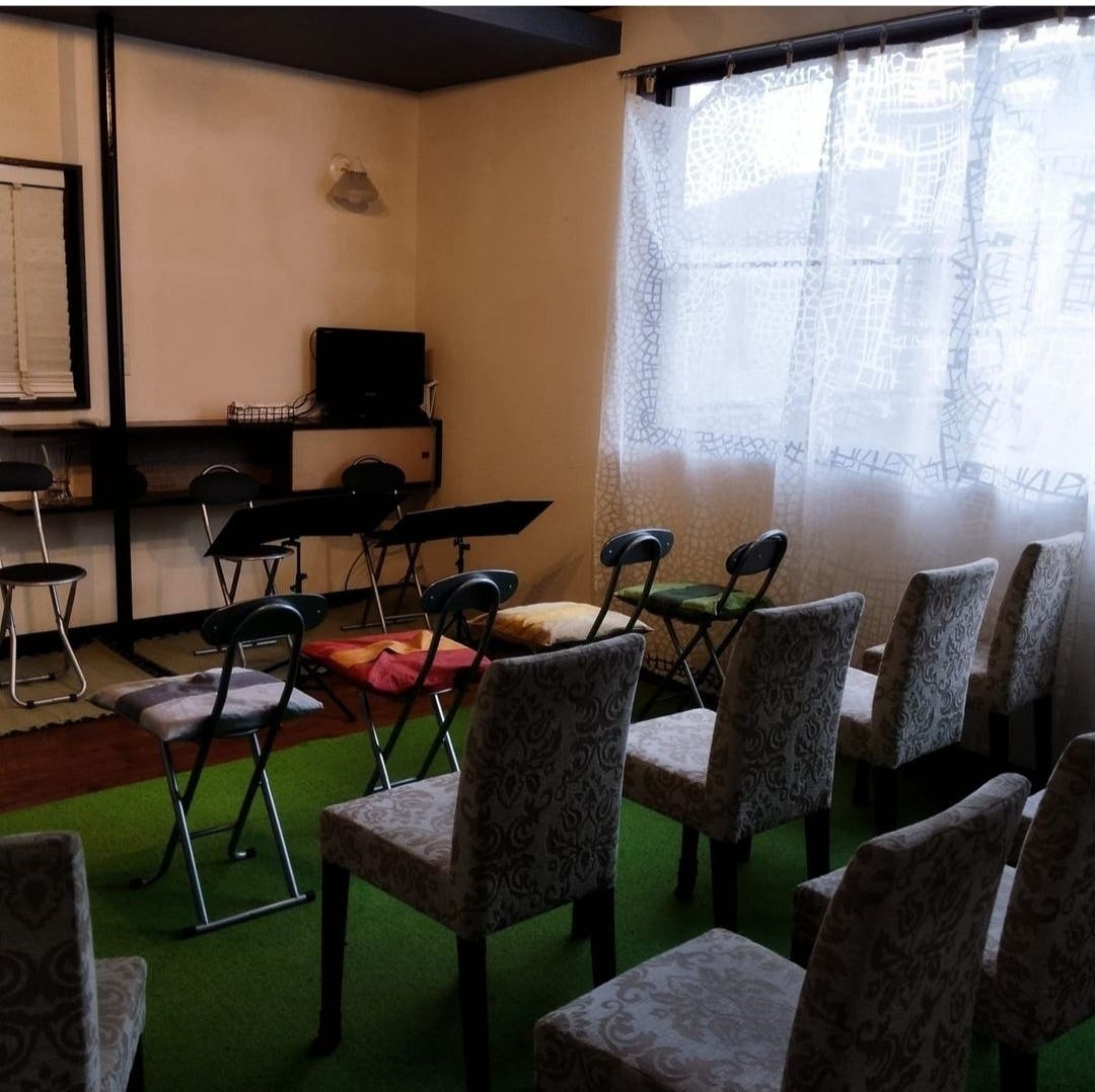 神泉駅徒歩数十秒！　日本家屋2階の10畳　ギャラリー使用可　電子ピアノありの写真10