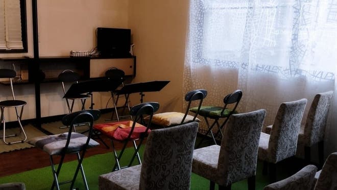 神泉駅徒歩数十秒! 日本家屋2階の10畳 ギャラリー使用可 電子ピアノありの写真10