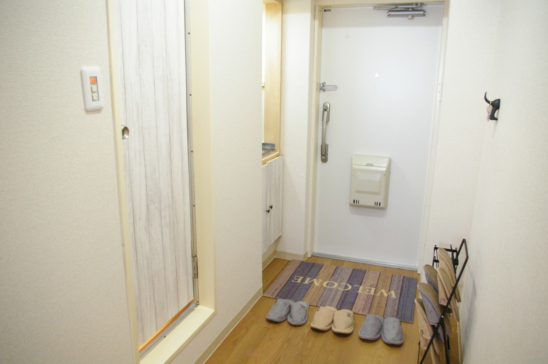 金山駅徒歩２分！Wifi／プロジェクター／ホワイトボード完備｜広々テーブルで会議やワークショップにおすすめの写真8