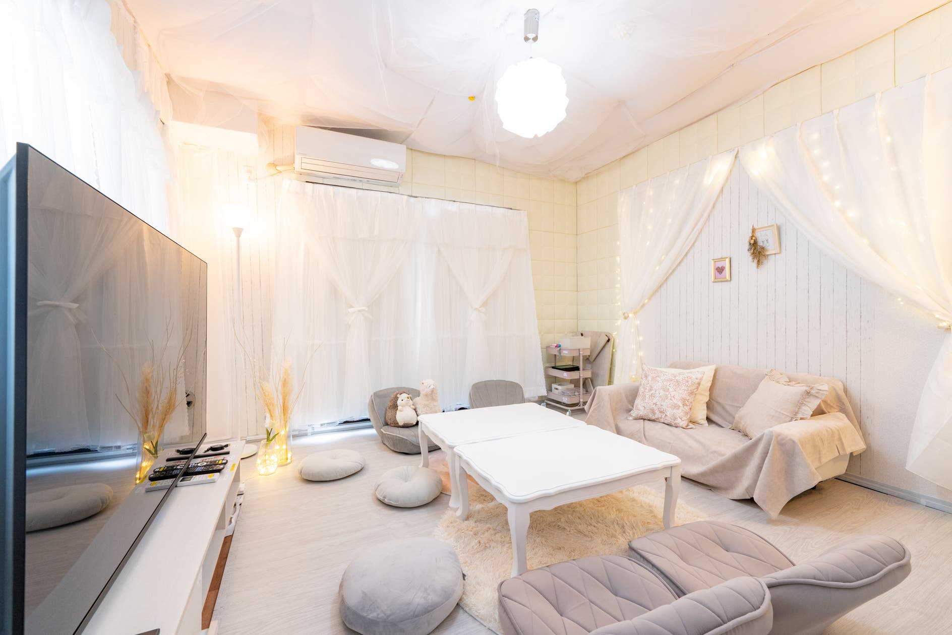 ゆめかわインテリア💖65インチ神サイズネットTV📺駅近１分🐾ドンキ６分🐾デート💖女子会🍷推し会✨撮影にも📷の写真9