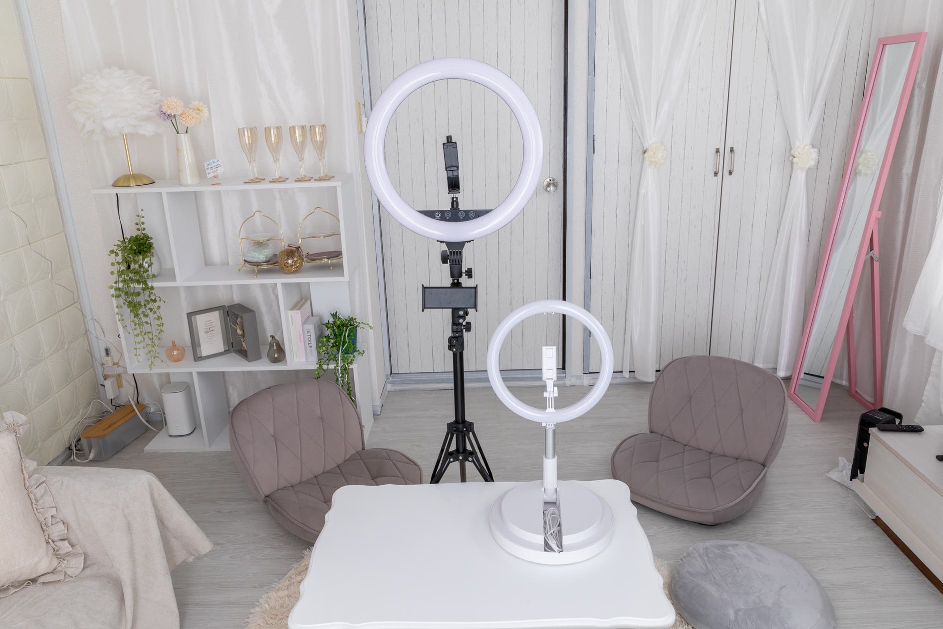 ゆめかわインテリア💖65インチ神サイズネットTV📺駅近１分🐾ドンキ６分🐾デート💖女子会🍷推し会✨撮影にも📷の写真10