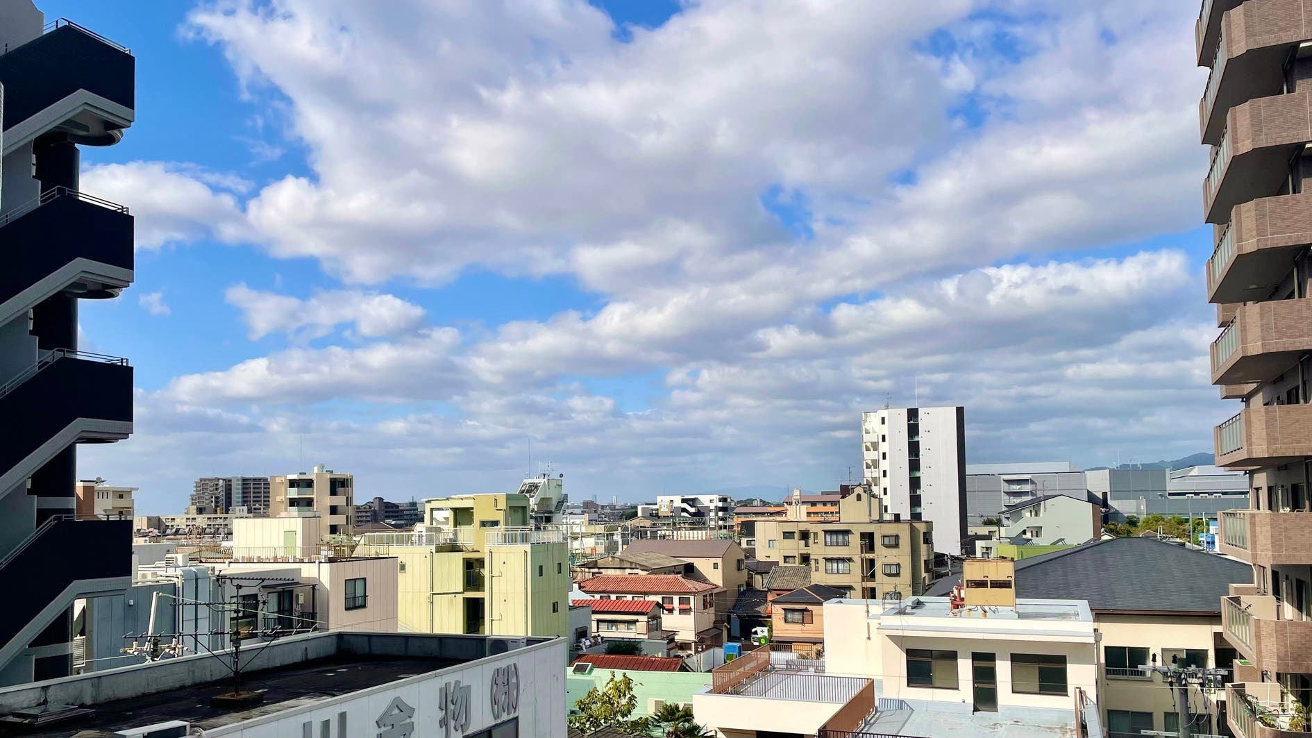 JR高槻駅近のアクセス抜群・日当たり抜群の屋上レンタルスペースの写真2