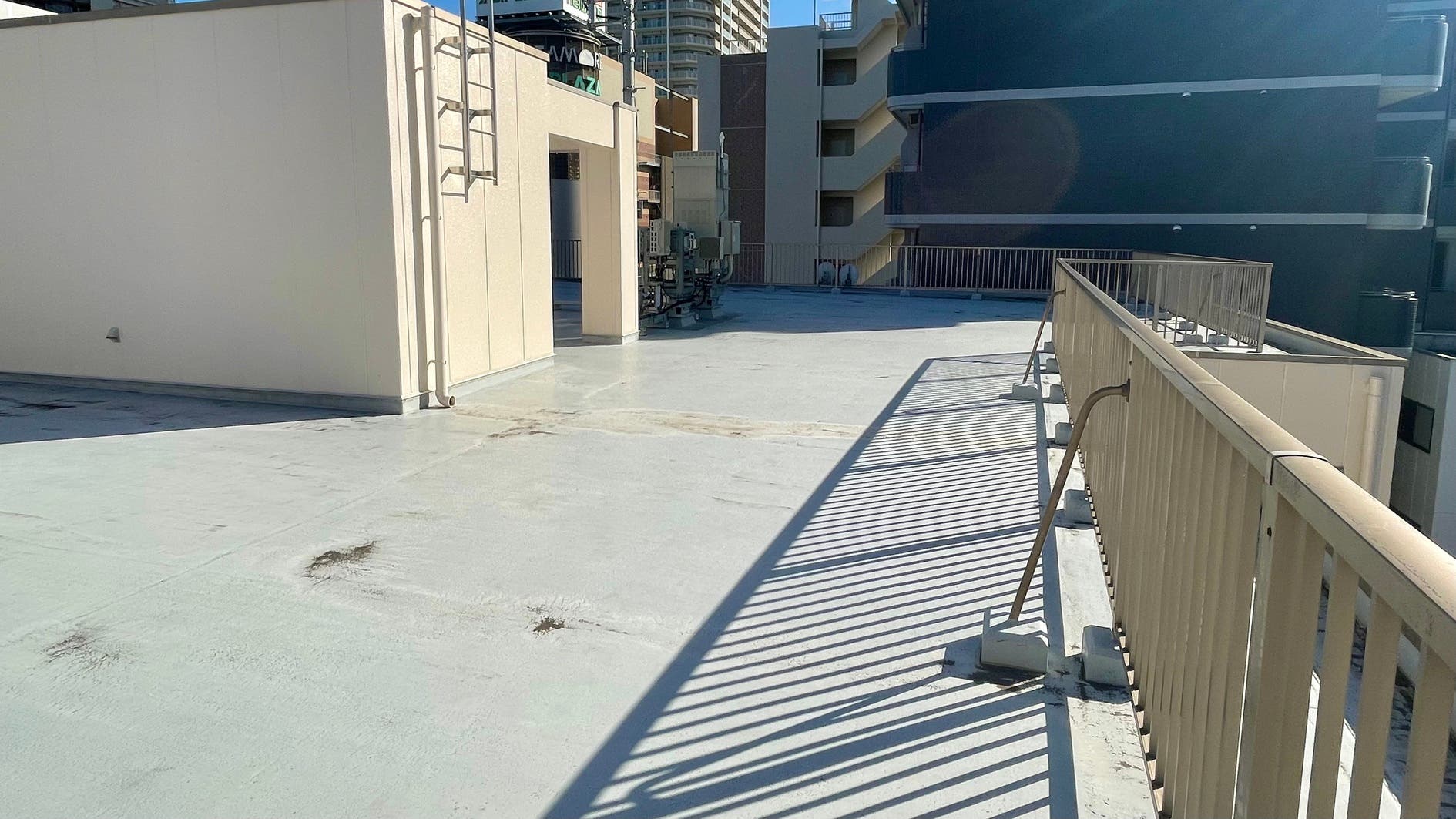 JR高槻駅近のアクセス抜群・日当たり抜群の屋上レンタルスペースの写真4