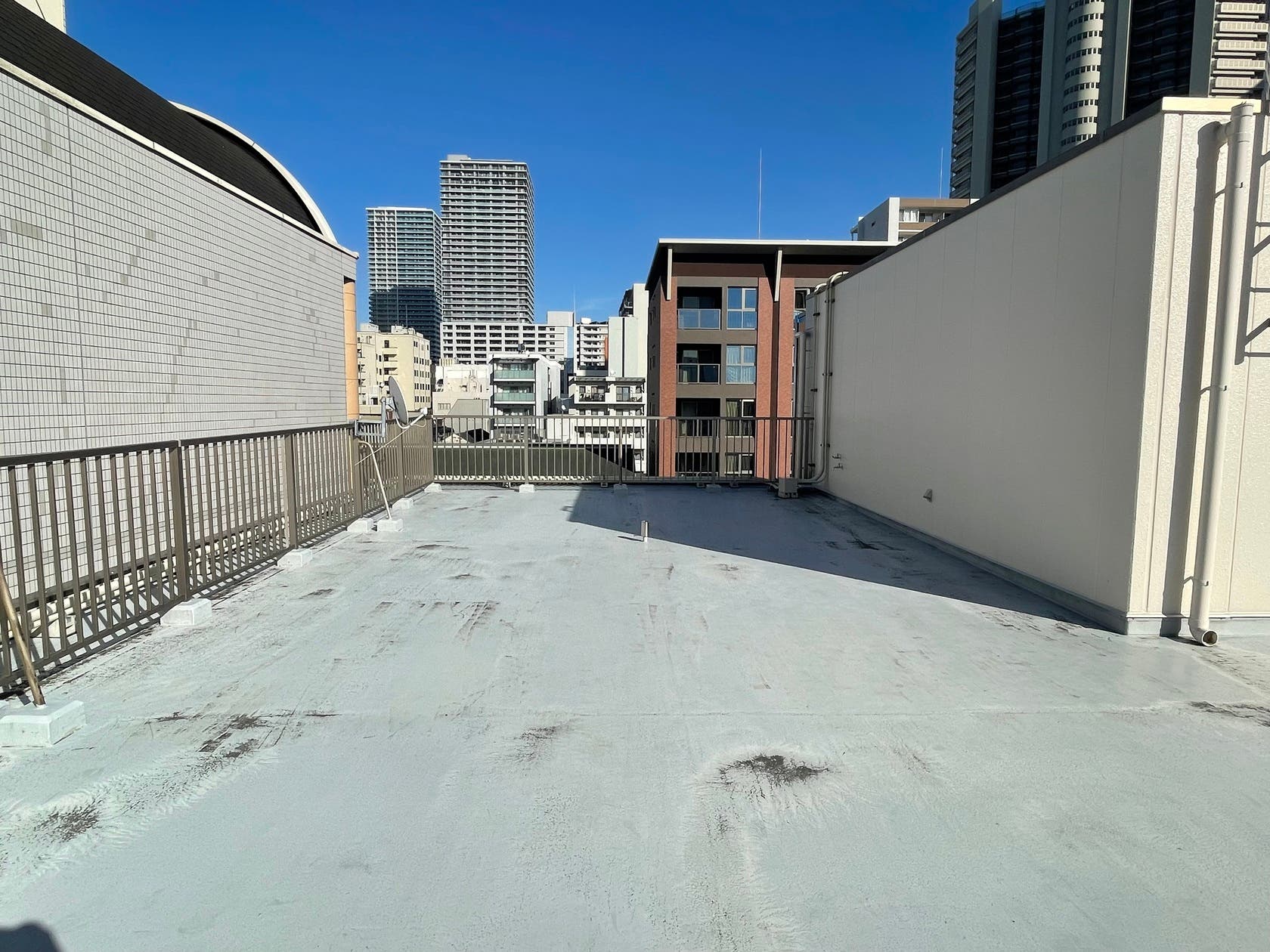 JR高槻駅近のアクセス抜群・日当たり抜群の屋上レンタルスペースの写真9