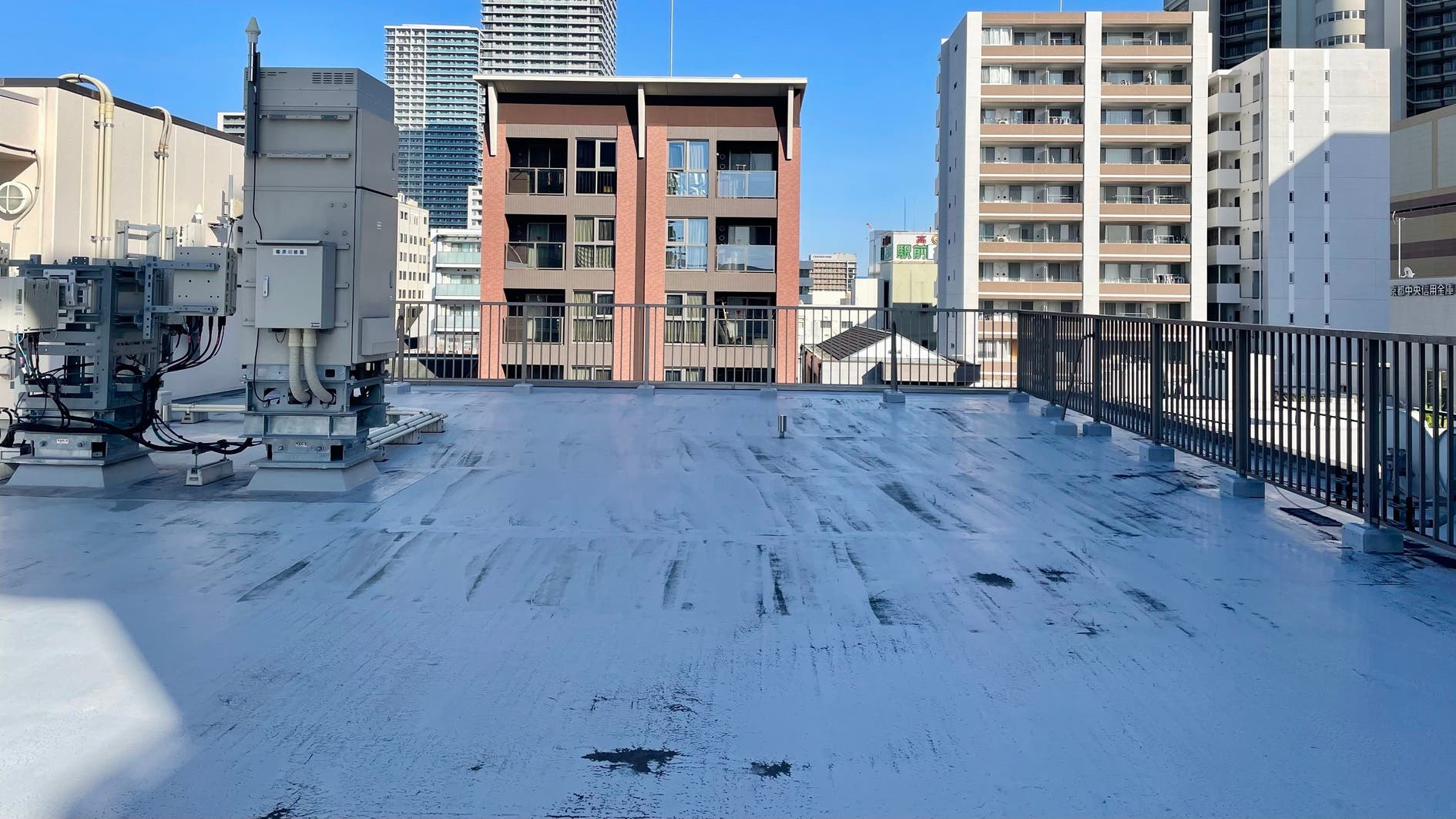 JR高槻駅近のアクセス抜群・日当たり抜群の屋上レンタルスペースの写真8