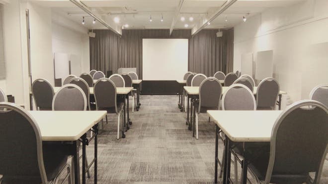 【横浜駅 徒歩5分】1h3300円~!最大60名着席可(シアター形式)イベント/控室/配信/撮影/会議や説明会など★の写真6