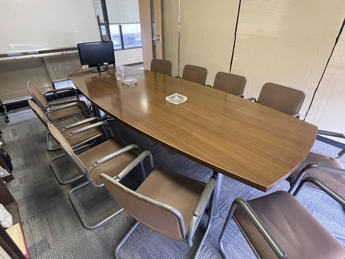 11階小会議室【四ツ橋・心斎橋エリア！駅から徒歩0秒！】２～１０名まで。無料備品も多数！同ビル内に複数会場有の写真1