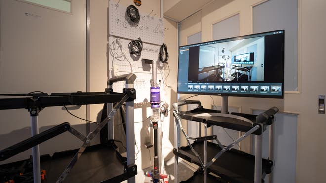 2号店 西新宿駅1分撮影スタジオ📷/機材無料📹/背景紙・モニターあり/真紅ベルベット/デザイナーズ家具🪑の写真20