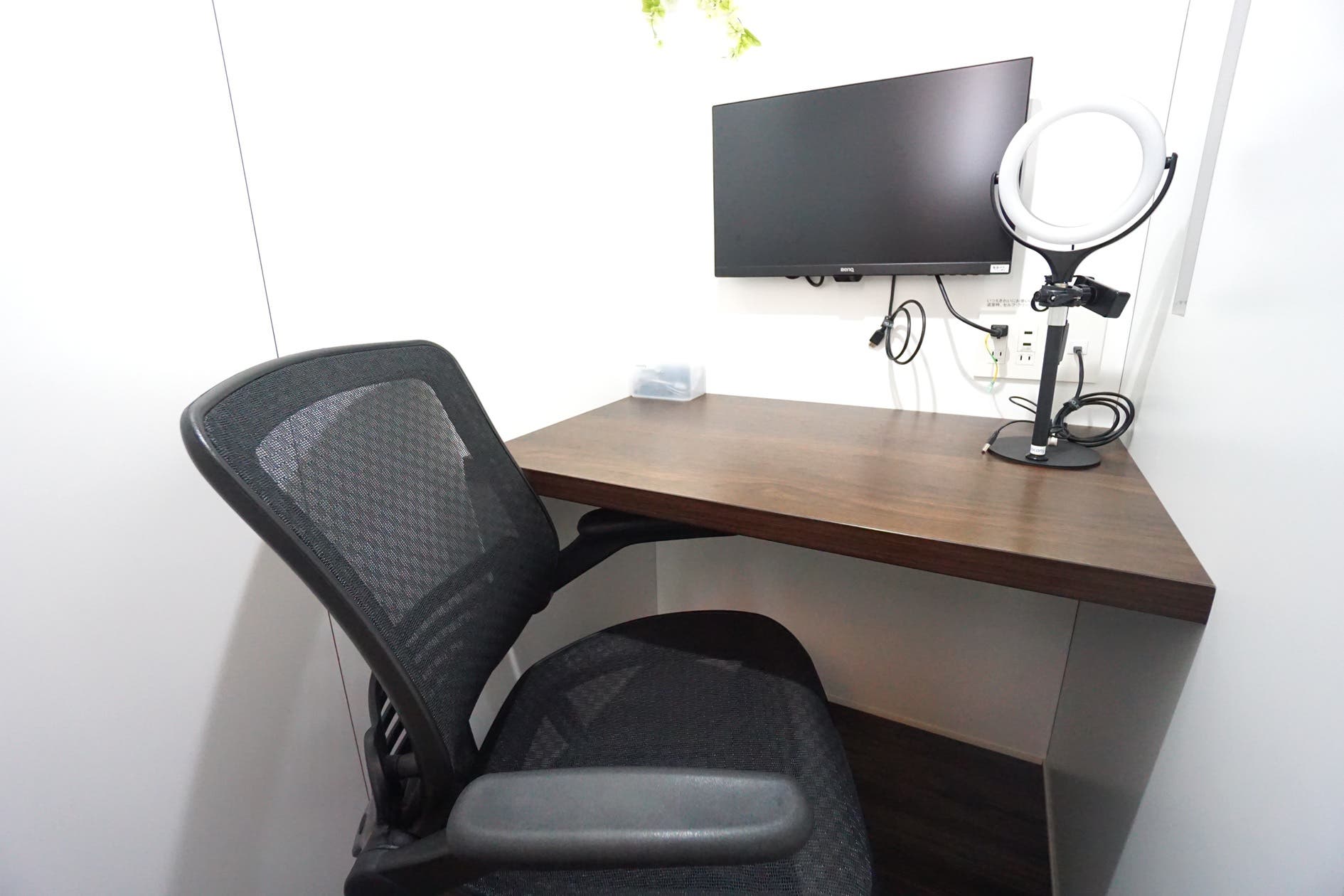 ＜cocony武蔵小杉 南口店No.4＞武蔵小杉駅徒歩4分🚃1人用個室🚪光回線Wi-Fi📶モニター🖥電源🔌⚡️テレワーク/面接の写真4