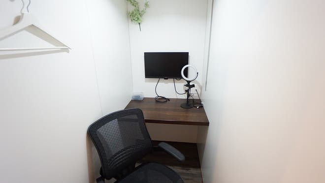 <cocony武蔵小杉 北口店No.5>武蔵小杉駅徒歩2分🚃1人用個室🚪光回線Wi-Fi📶モニター🖥電源🔌⚡️テレワーク/面接の写真1